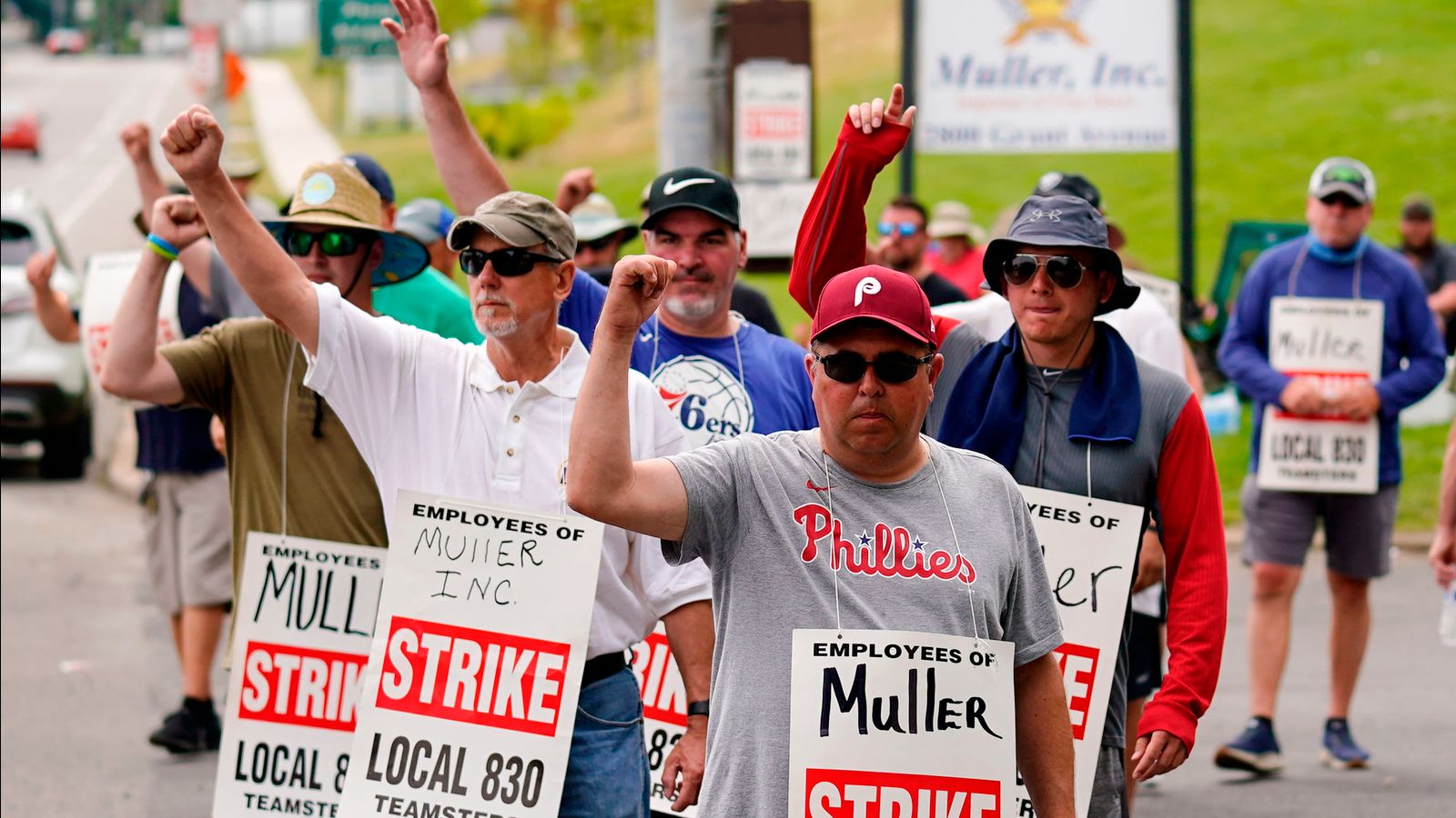 Over 400 beverage distribution workers on strike in Philadelphia region ...