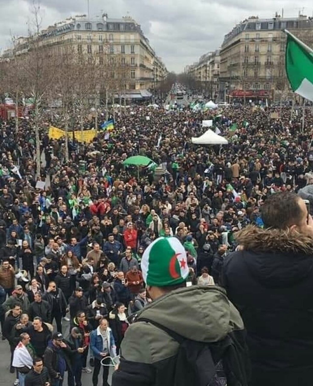 Les Algériens de France se mobilisent par solidarité avec les grèves en ...