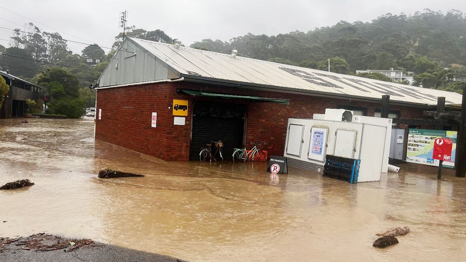 Australia: While massive fires continue, Victoria experiences flash ...