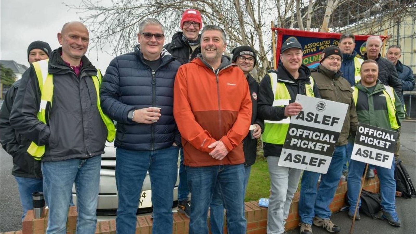 UK rail workers speak from the picket lines during most sustained ...
