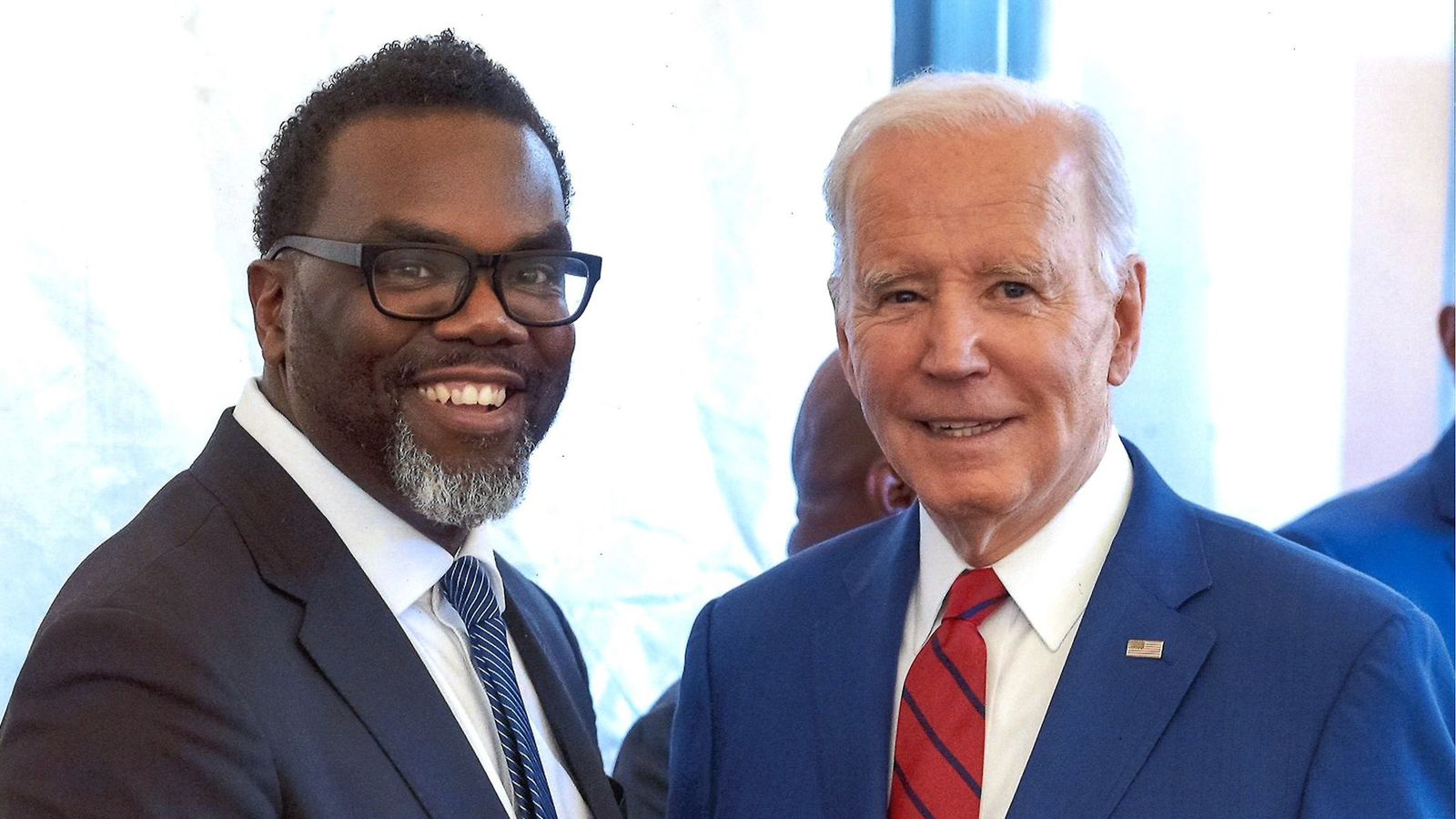 Record low primary turnout as Chicago Democrats shift further to the ...