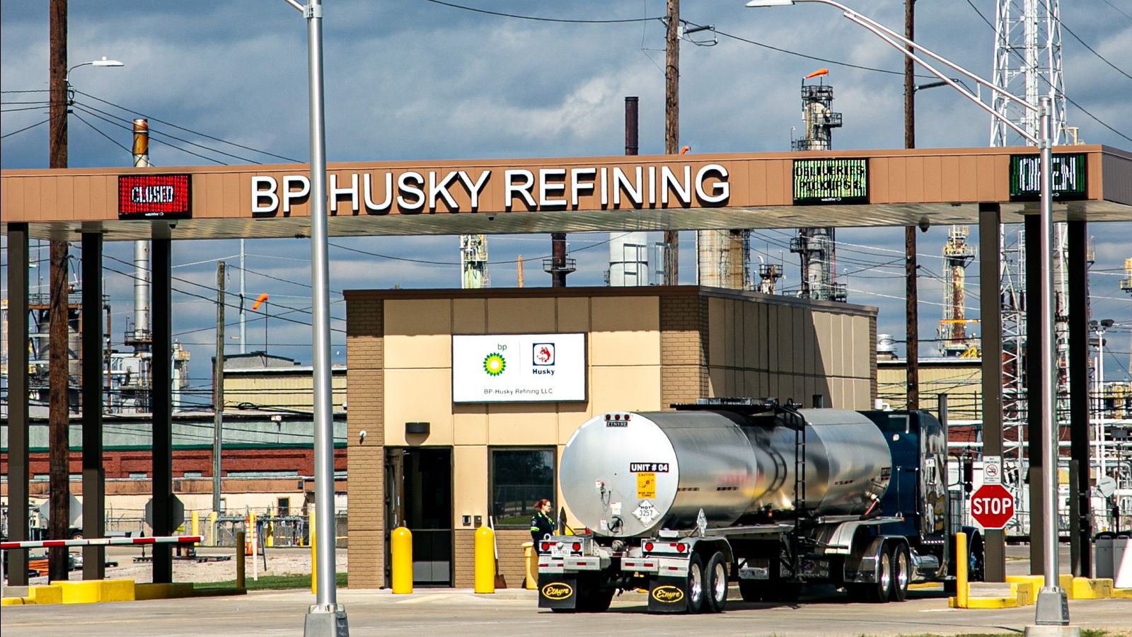 More evidence emerges about how unskilled contract labor may have ...