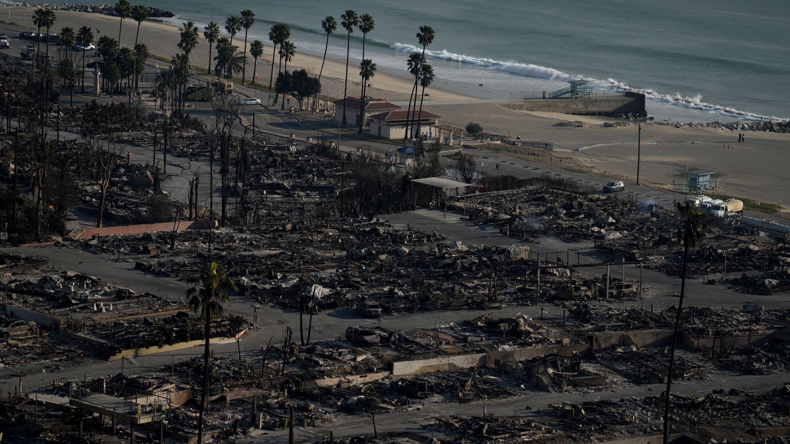 Los Angeles residents speak out on ongoing fire catastrophe - World ...