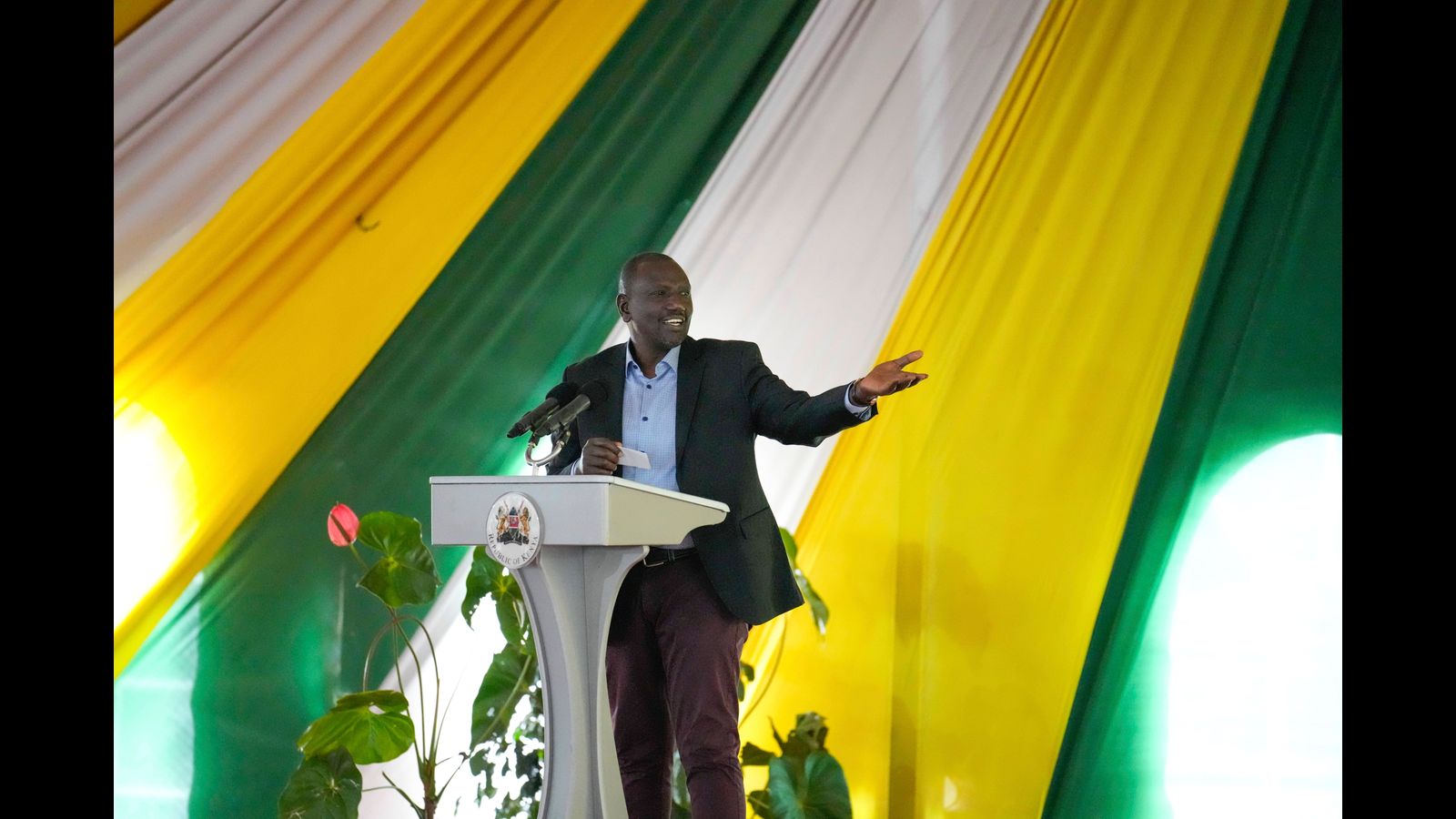 William Ruto sworn in as Kenyan President as IMF demands austerity ...