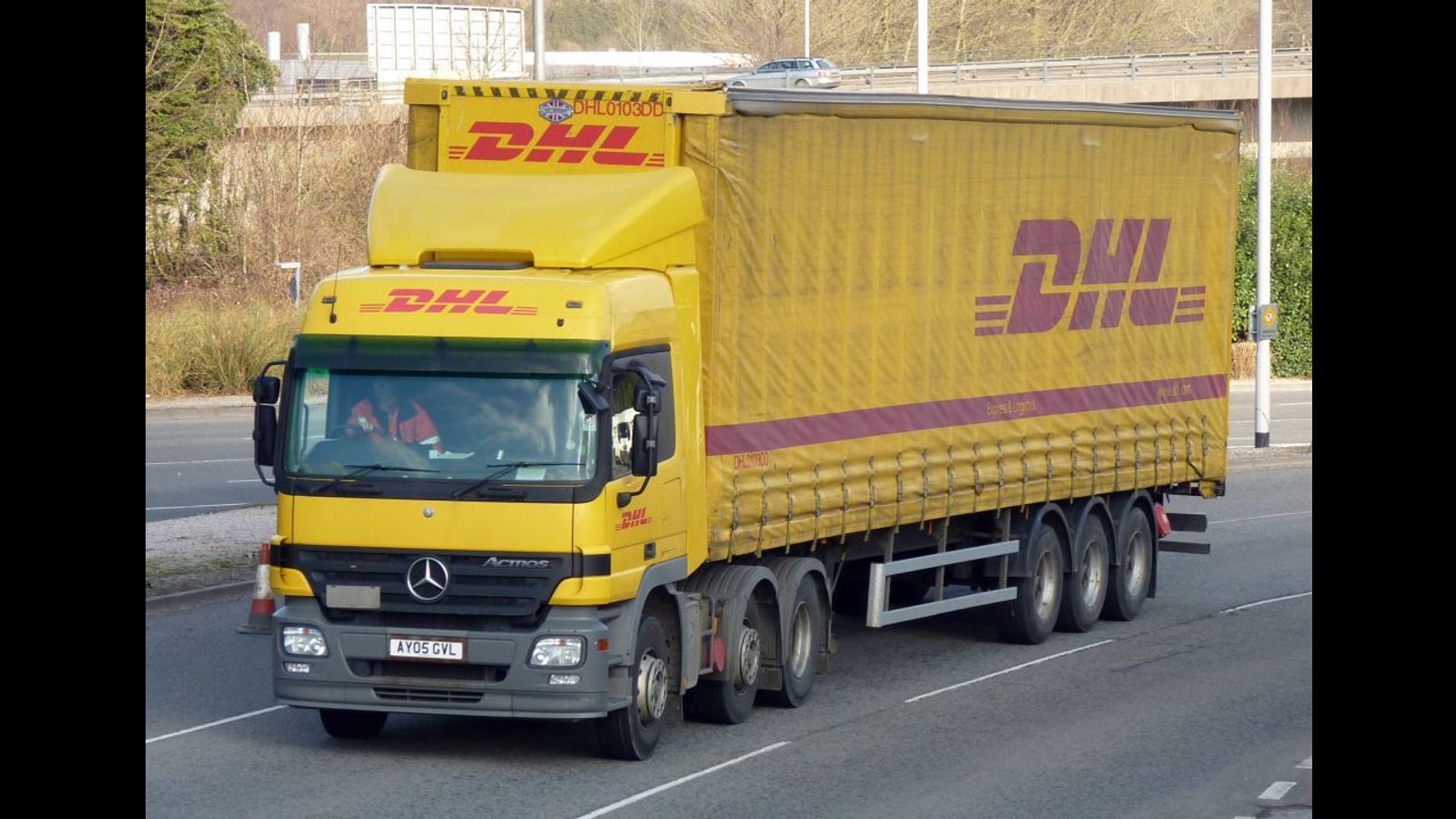 DHL UK lorry drivers determined to mount fightback against pay ...