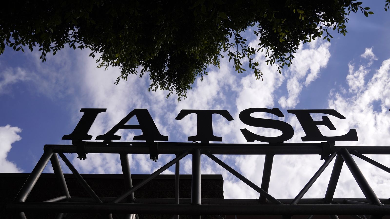 IATSE locals negotiate secret deals with movie producers with no ...