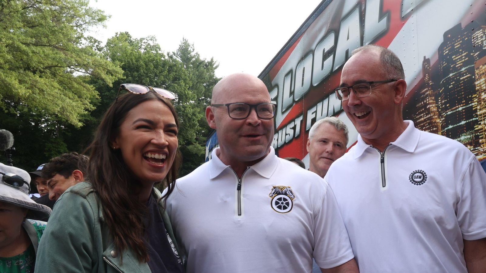 Teamsters president holds UPS rally in New York with head of UAW ...