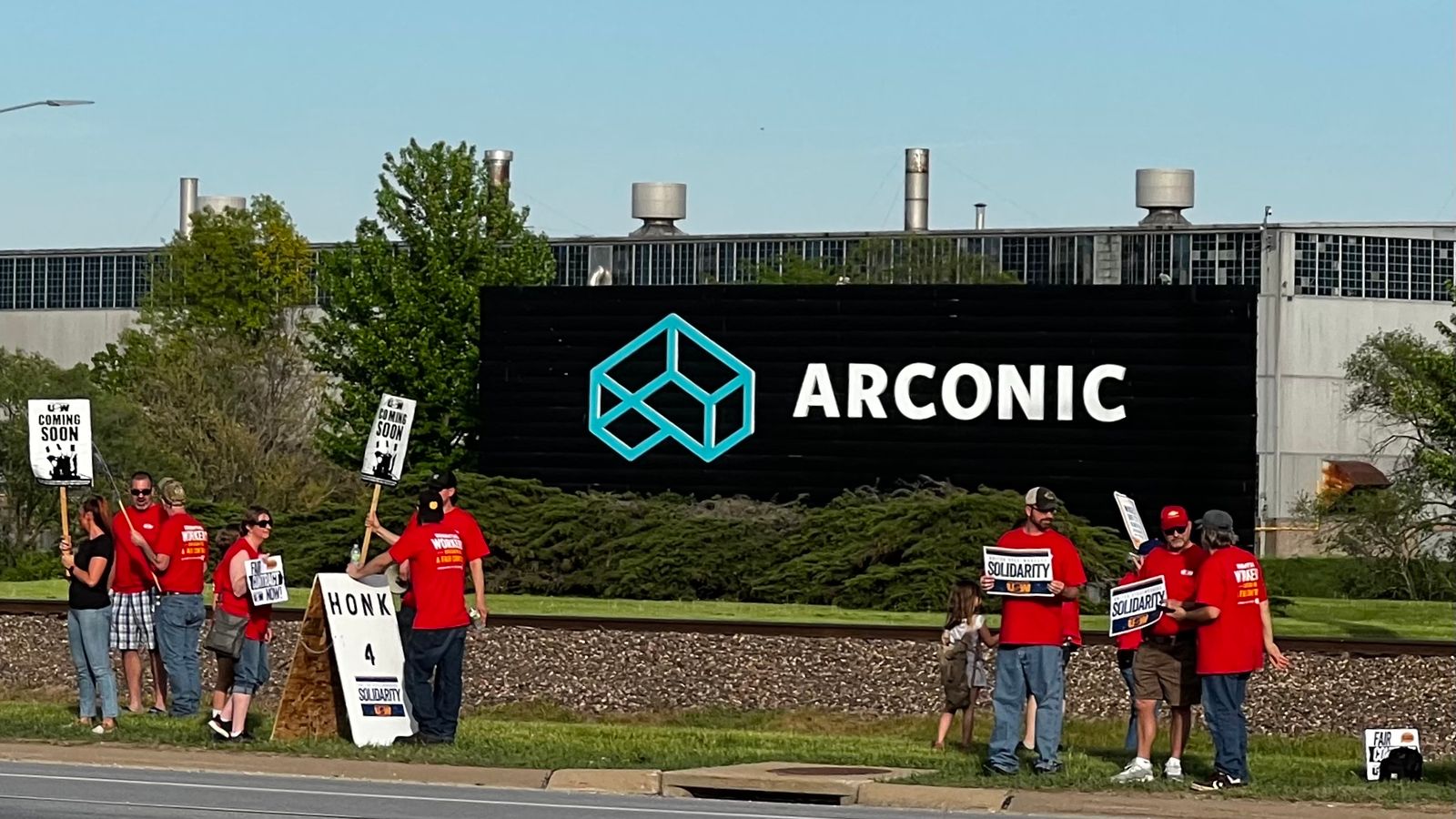 Outraged Arconic aluminum workers speak out against USW’s contract ...