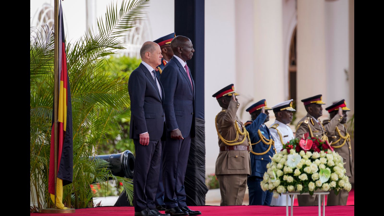 German Chancellor Scholz visits East Africa and sends the Bundeswehr to ...