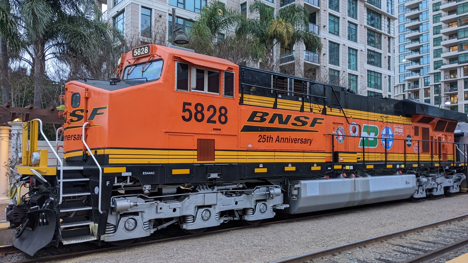 BNSF reports record 2021 profits days after obtaining anti-strike ...