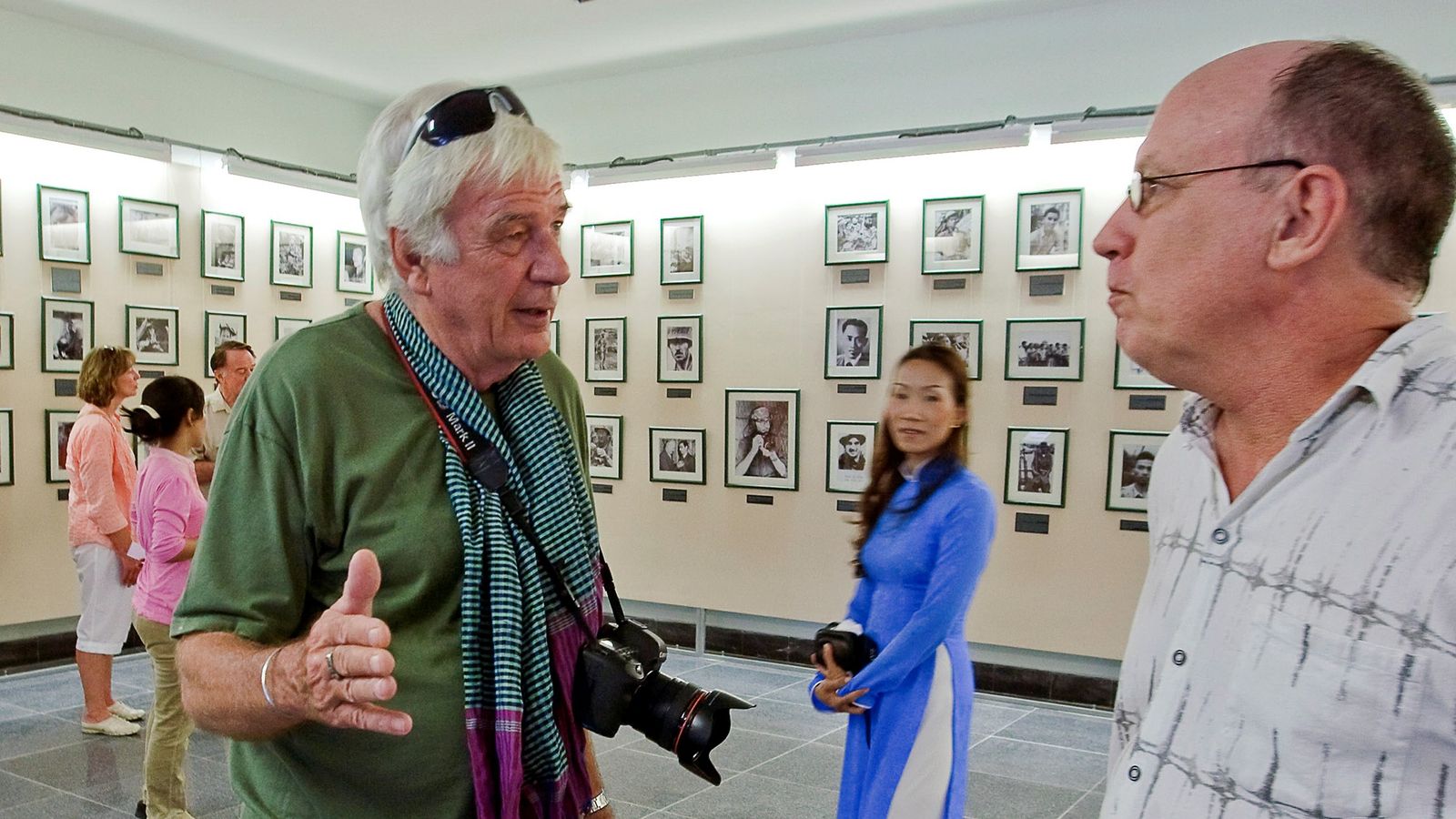 Acclaimed war photographer and steadfast opponent of “embedded ...