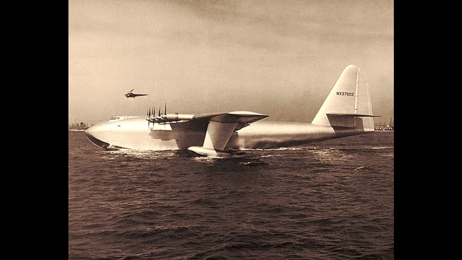 75 лет назад: Самолет Говарда Хьюза «Spruce Goose» совершает ...