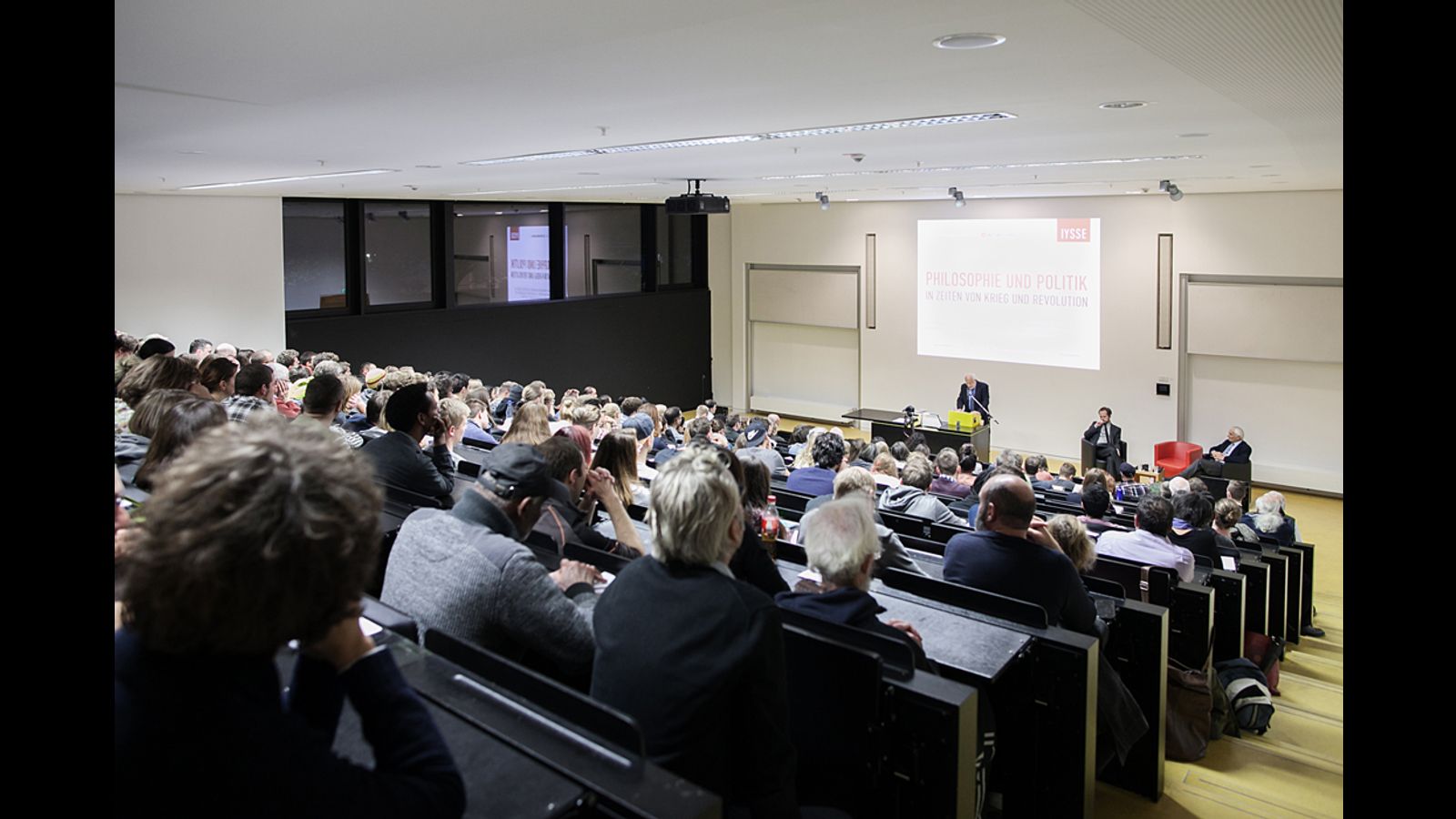 Hundreds attend lecture by David North in Frankfurt, Germany - World ...