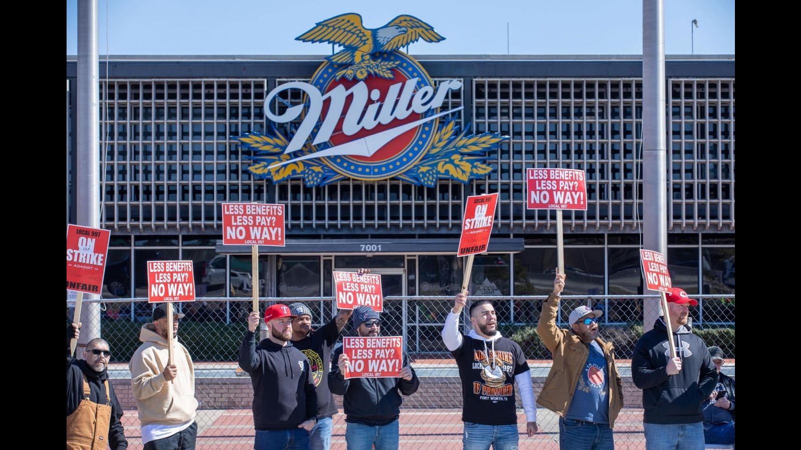 Teamsters push through sellout contract to shut down three-month strike ...