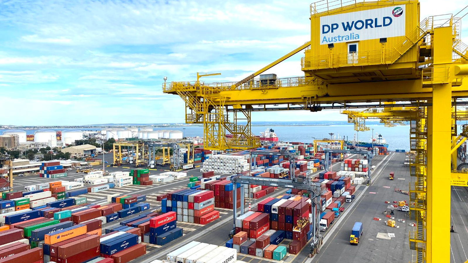 Union shuts down strikes as DP World threatens Australian port workers ...