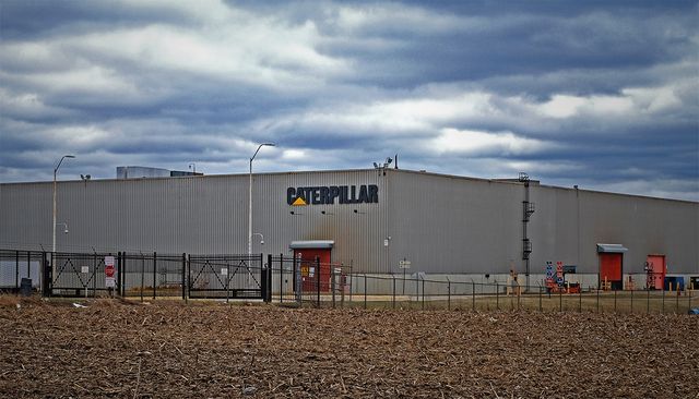 Caterpillar confirms plans to close Aurora, Illinois plant, lay off 800 ...