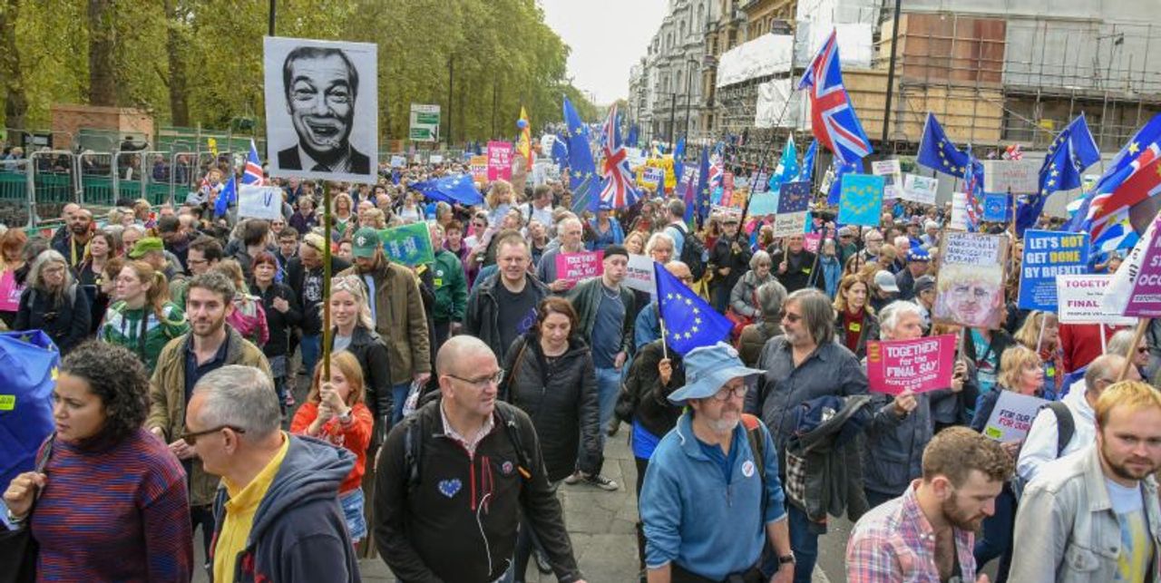 Pro-European Union demonstration mobilises hundreds of thousands in ...