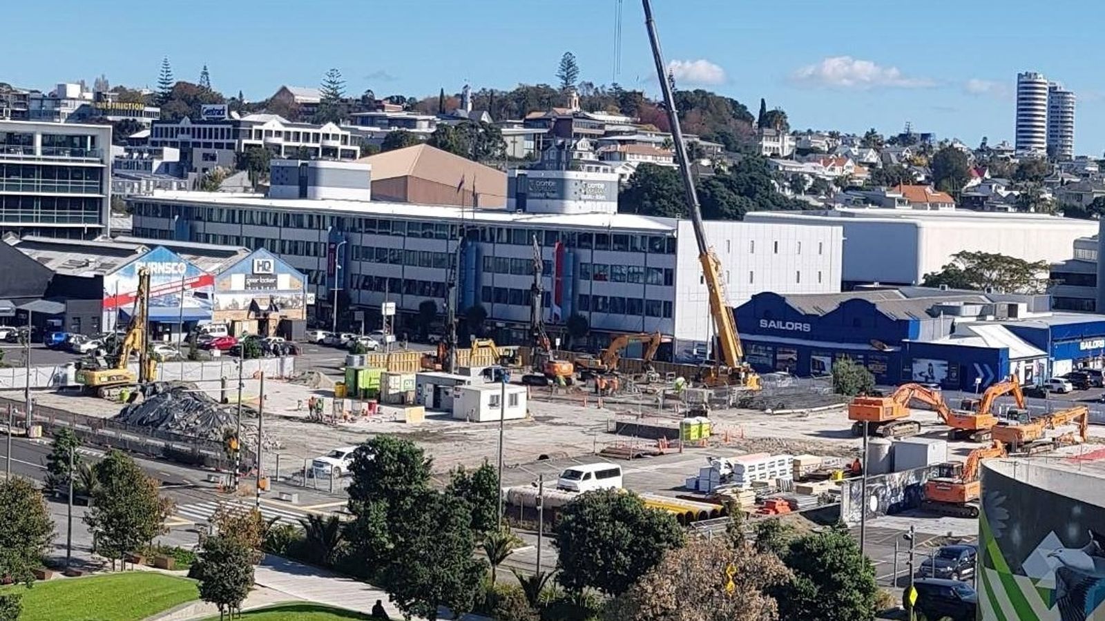 Five construction workers injured in explosion in Auckland, New Zealand ...