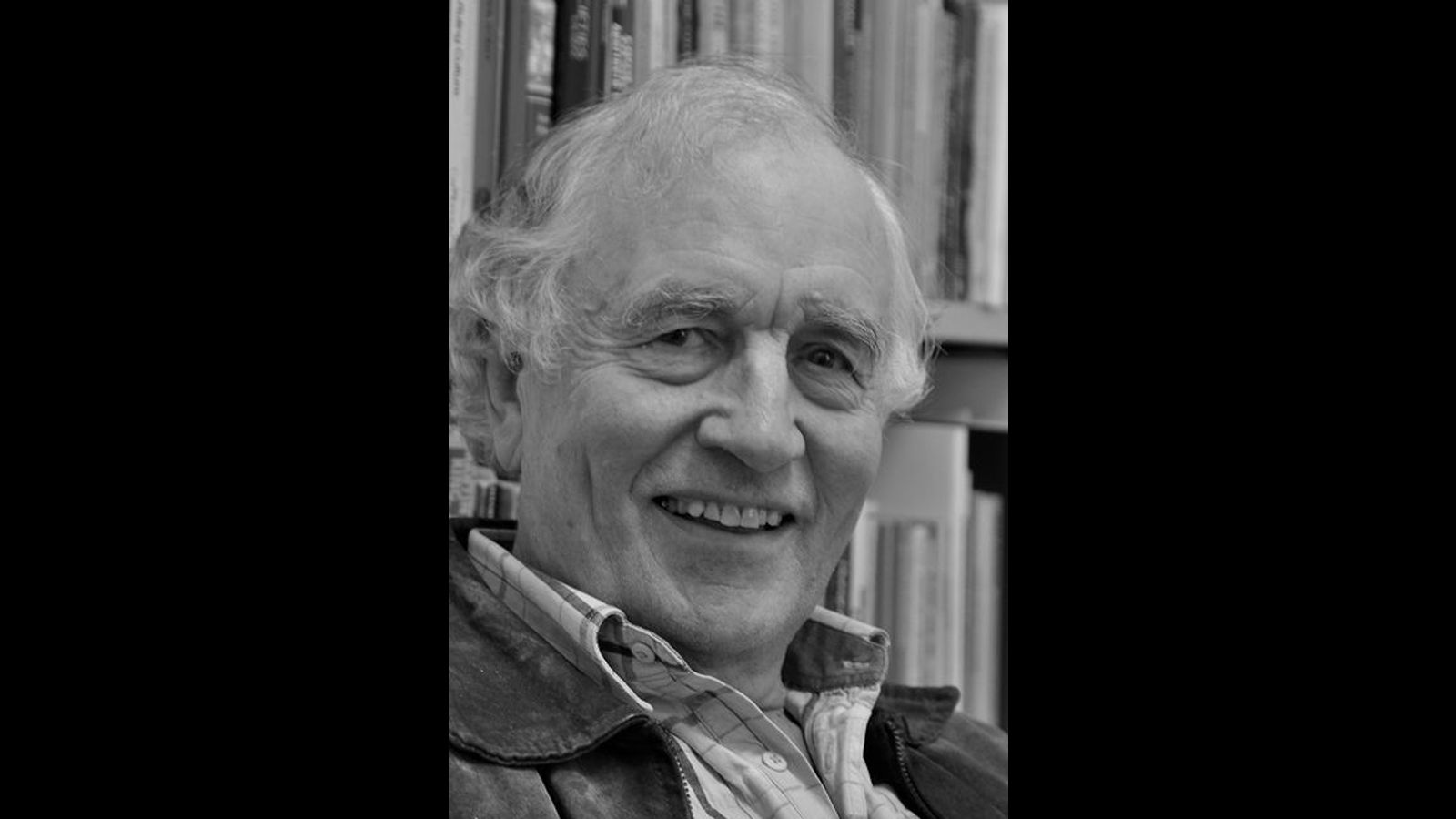 Professor Stuart Rees støtter demonstrasjonene for Julian Assanges ...