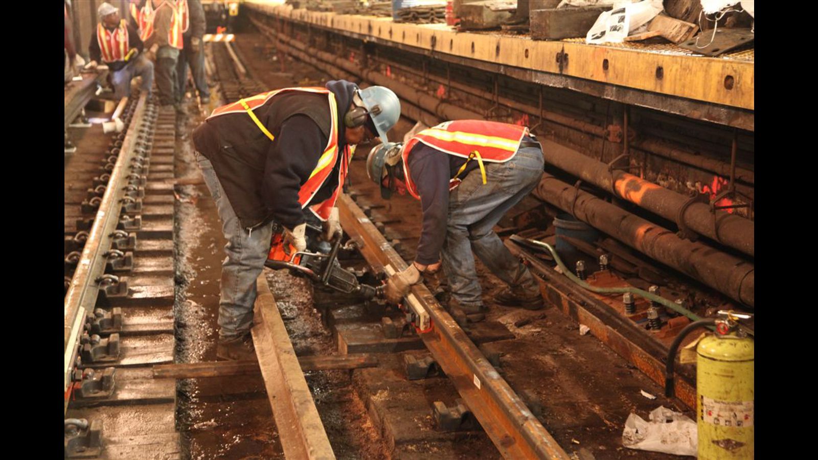 TWU keeps New York City transit workers on the job as contract expires ...