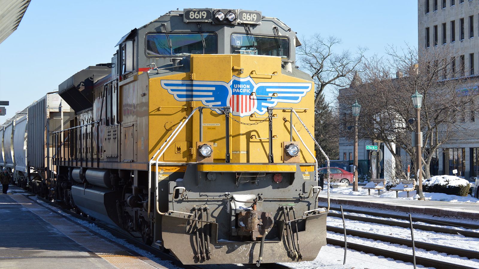 Federal judge blocks strike by Union Pacific railroad workers over lack ...
