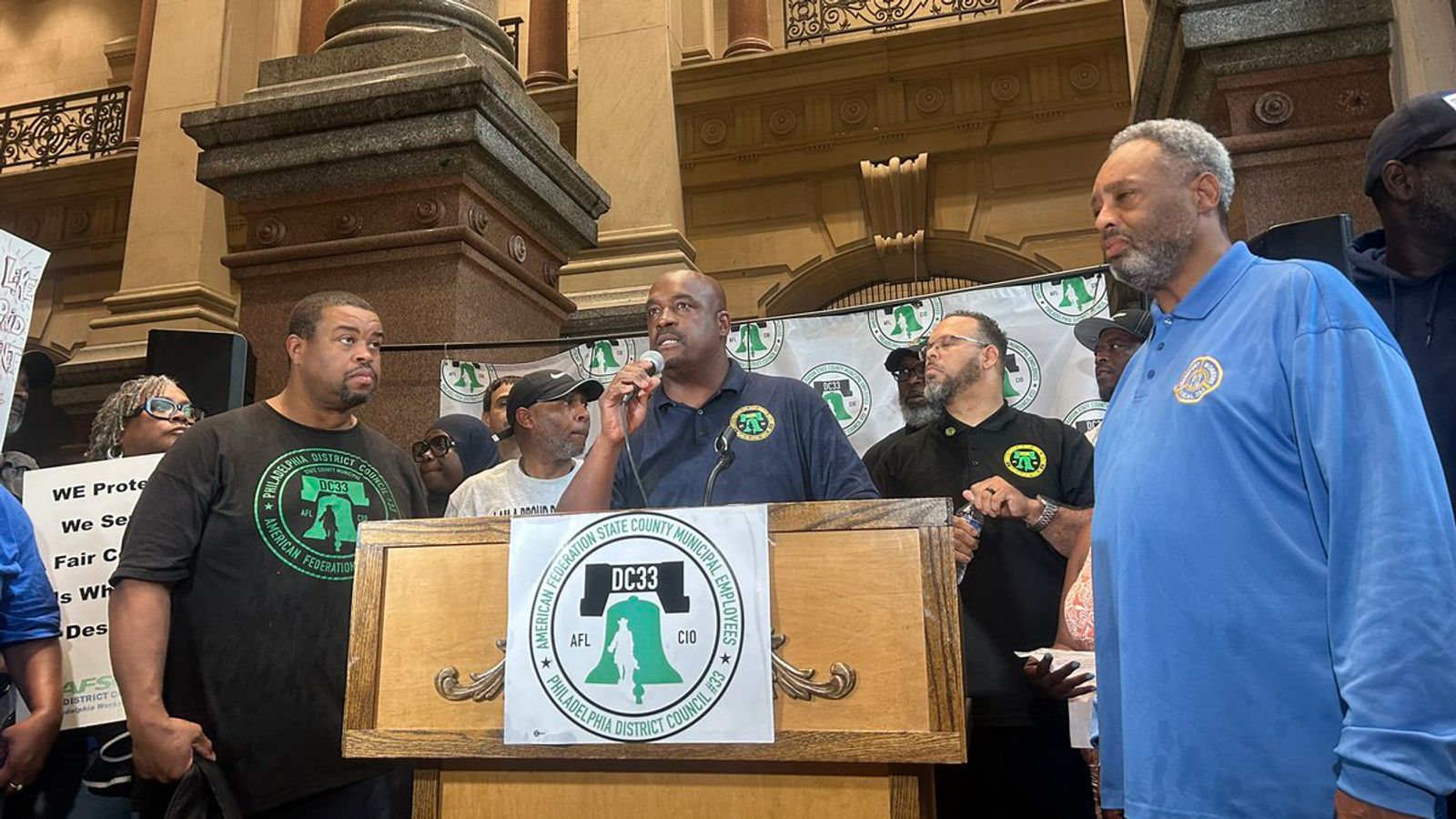 With Philadelphia municipal workers strike looming, mayor offers ...