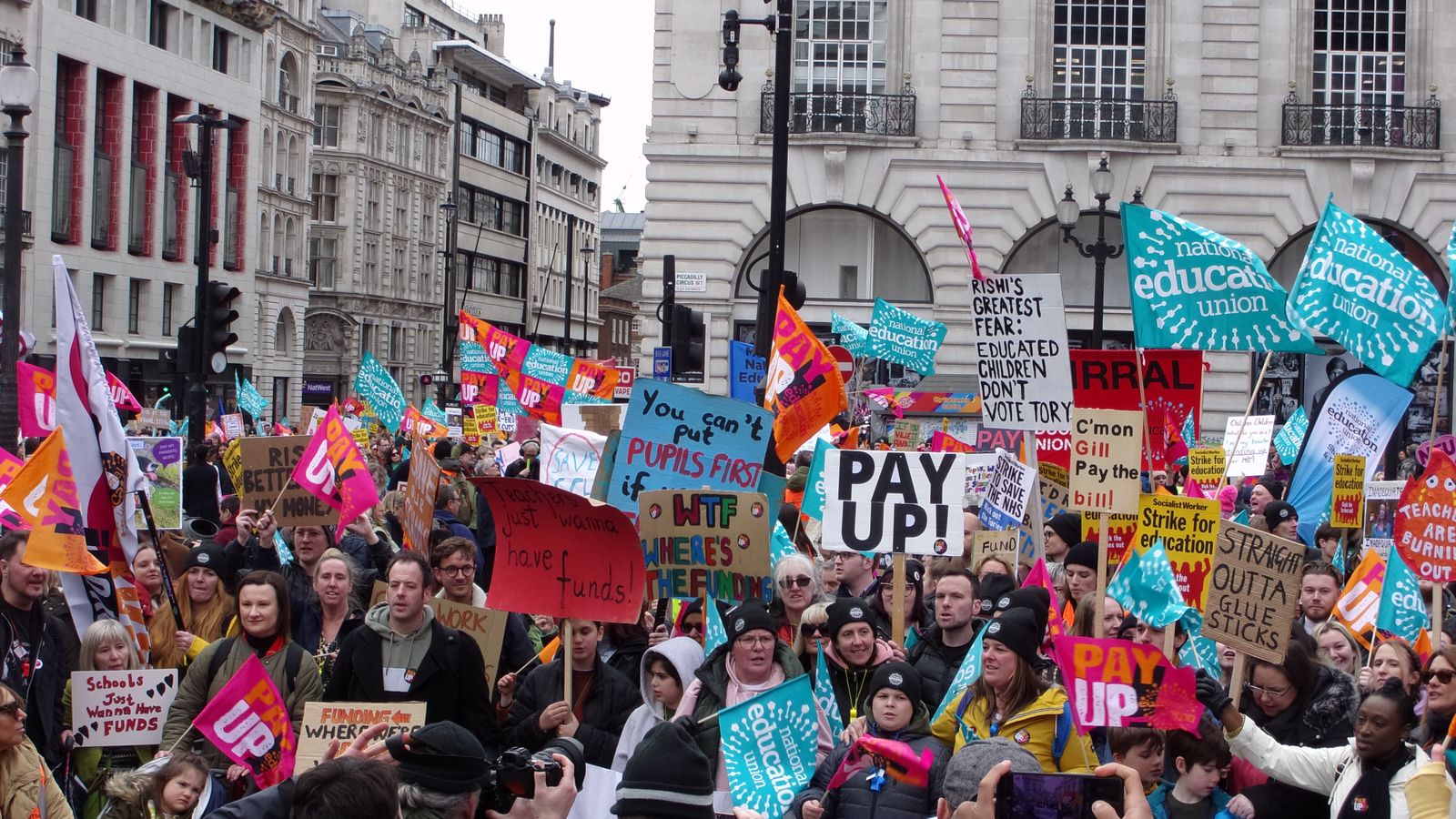 Raac concrete scandal shows Britain is collapsing: Fight for safe ...