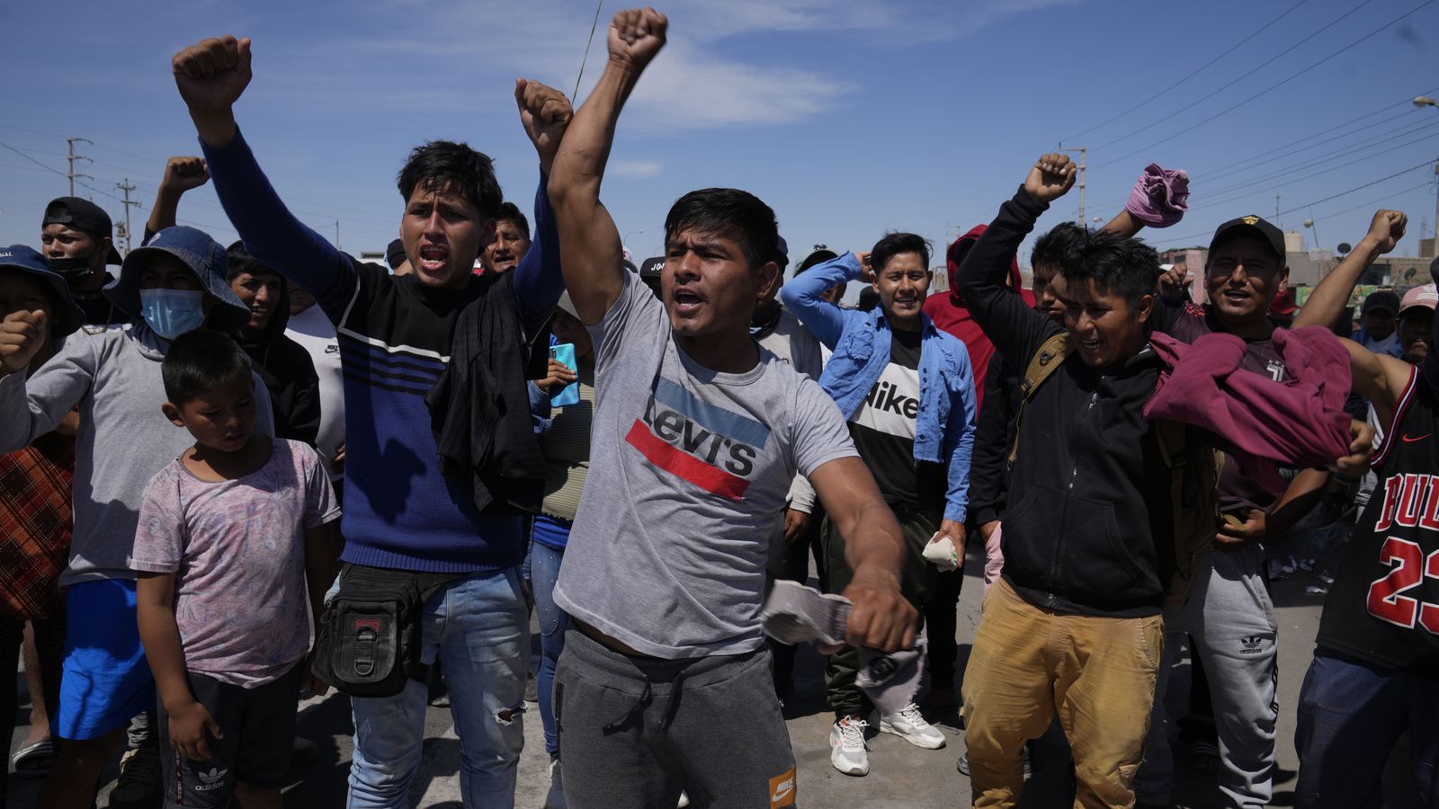 Mass protests resume across Peru against the coup regime and social ...