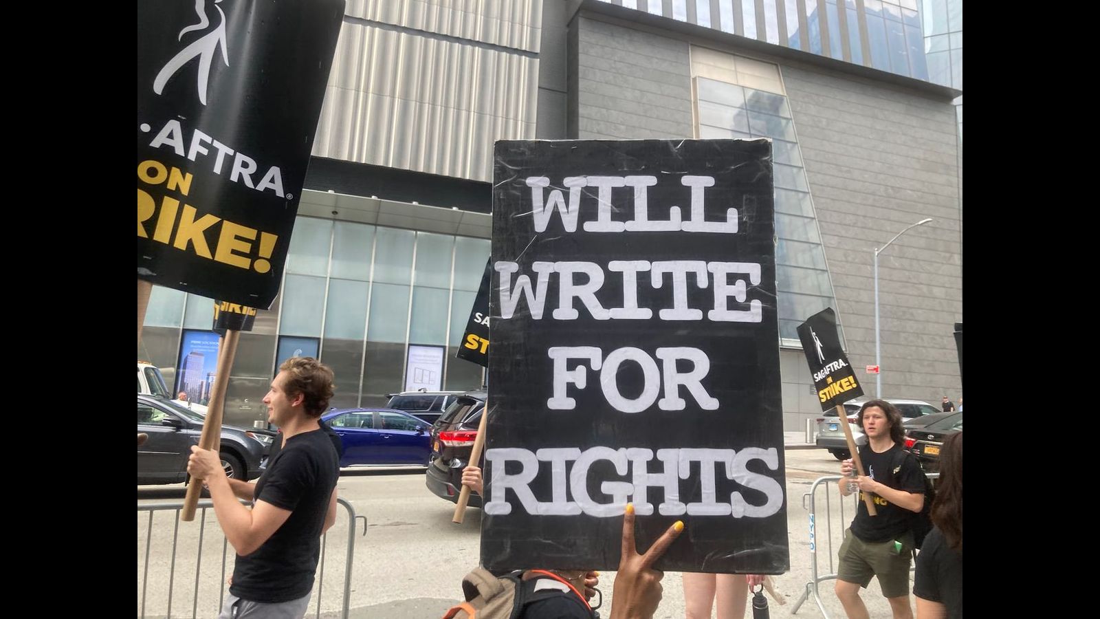 Strikebreaking Democrat Alexandria Ocasio-Cortez visits New York actors ...