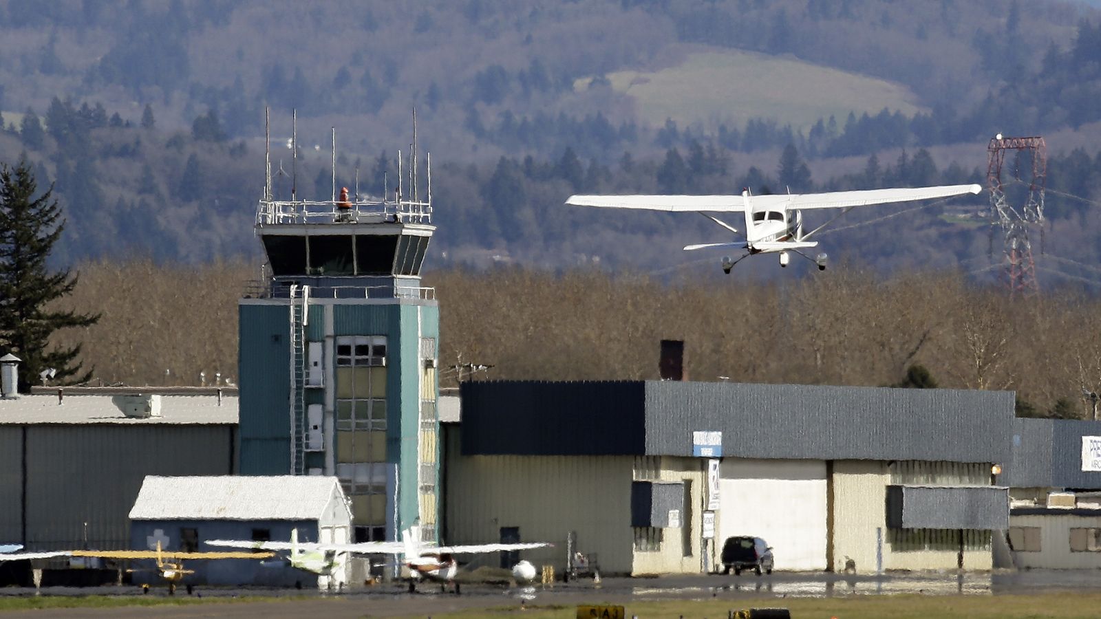 DOGE layoffs hit air transportation safety hard - World Socialist Web Site