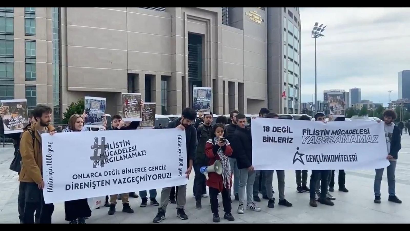 Turkey: 200 detained and 49 arrested at May Day rally in Istanbul ...