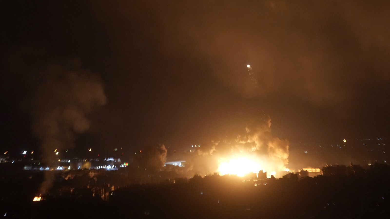 Israel «i diskusjon» med Washington om angrep på Irans oljefelt, med ...