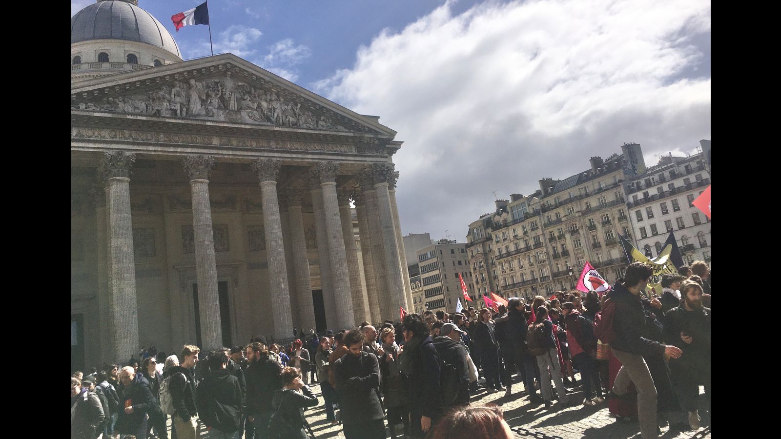 Protestierende Studenten in Frankreich verurteilen gewerkschaftliche ...