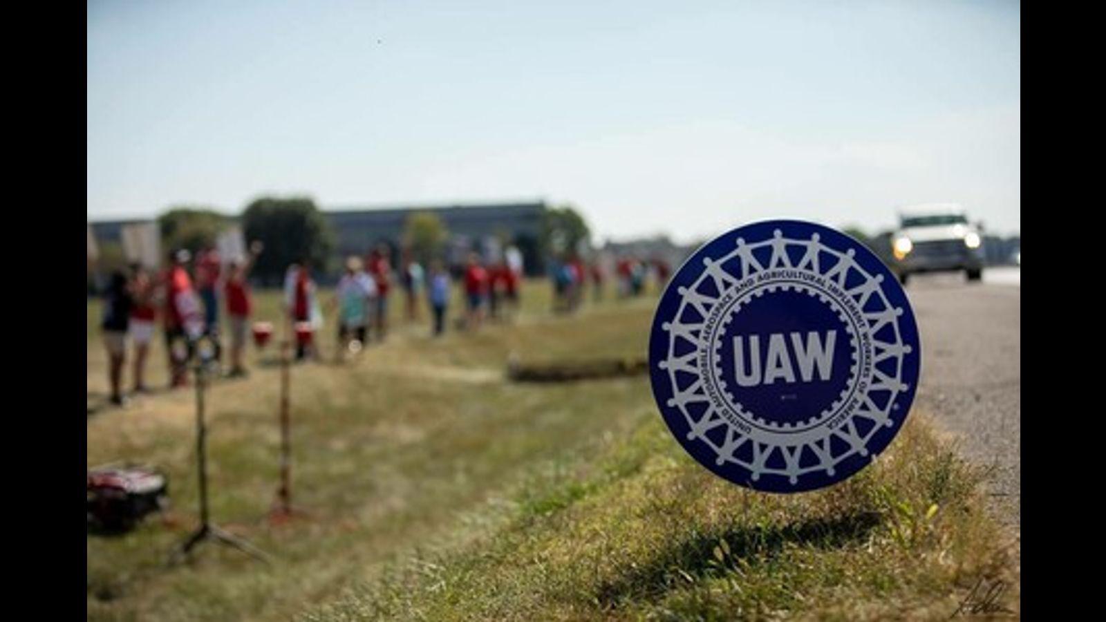 Referendum on direct election of UAW officers passes - World Socialist ...