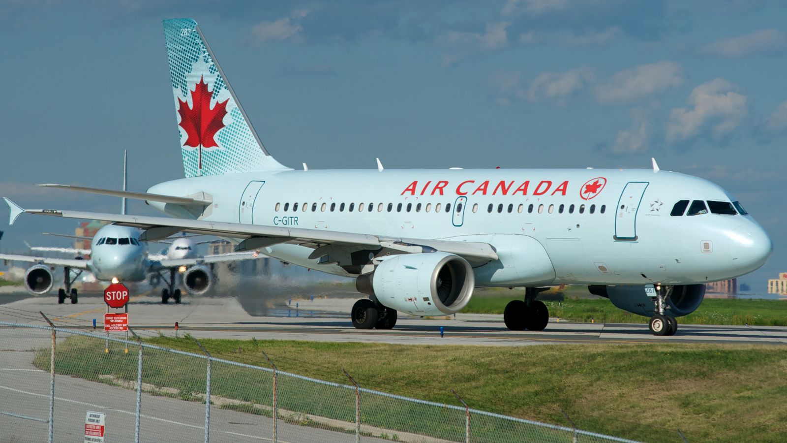 Air Canada pilots vote massively in favour of strike action - World ...