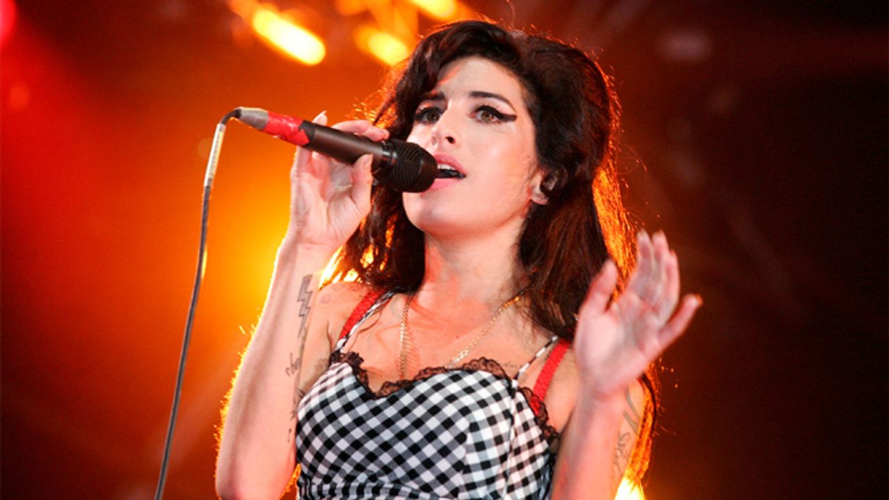 Amy , a documentary film about the British singer Amy Winehouse - World ...