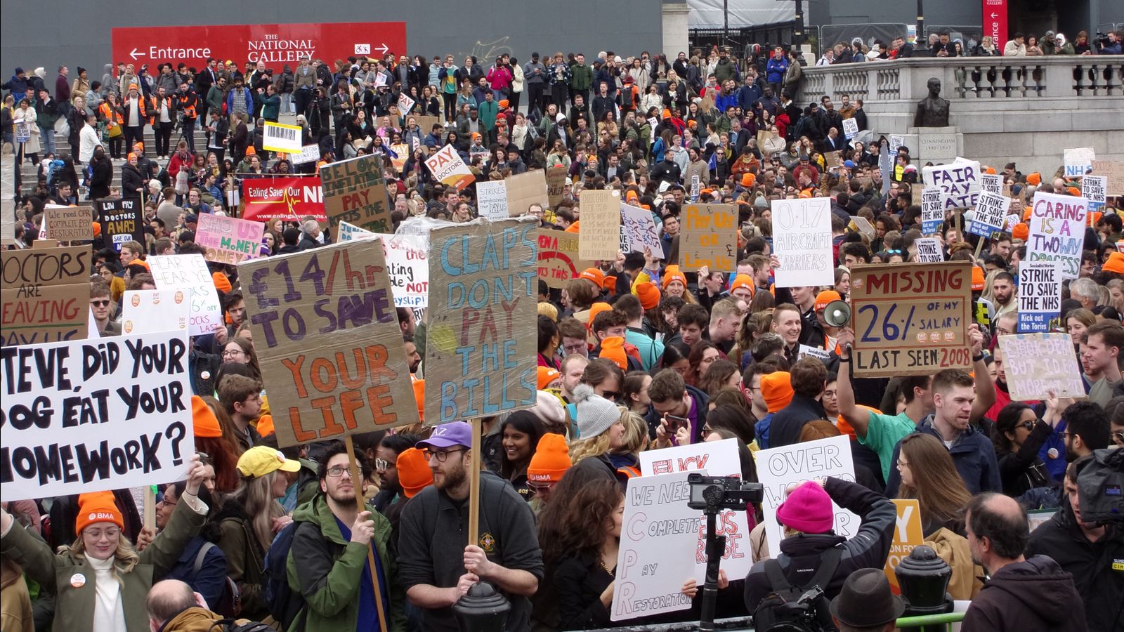 Junior doctors strike begins as British Medical Association offers ...