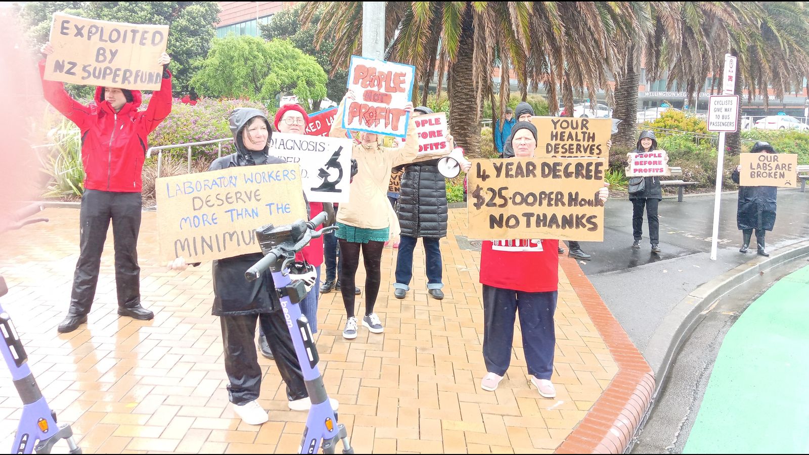 New Zealand medical laboratory workers strike - World Socialist Web Site