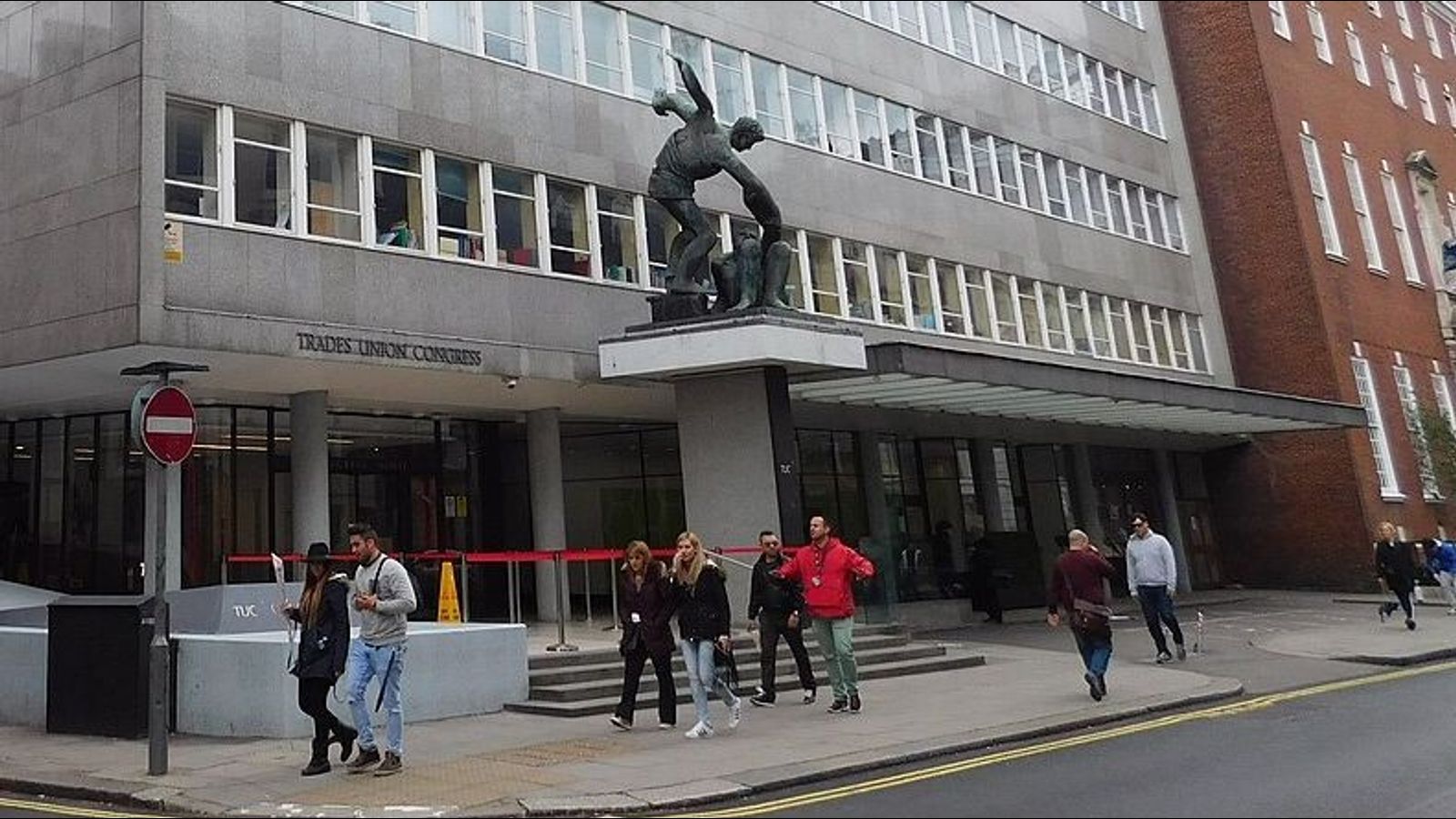 Trades Union Congress mounts rescue operation for right-wing Starmer government - World ...