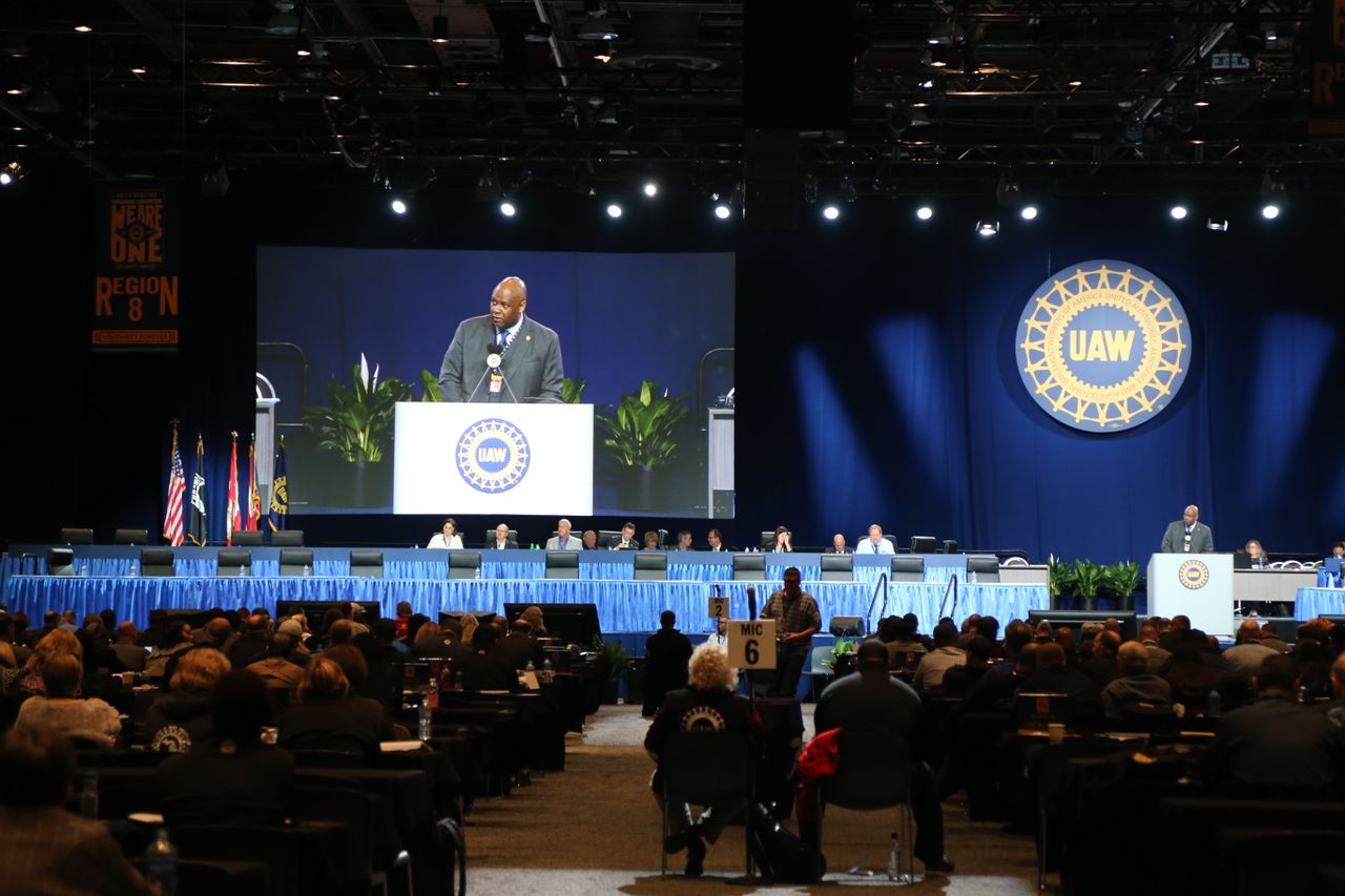 UAW bargaining convention sets course for new round of give-backs ...
