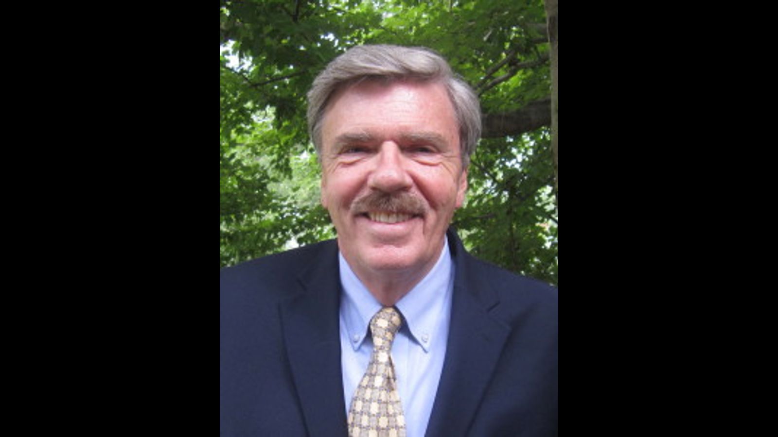 El veterano periodista de investigación Robert Parry muere a los 68 ...