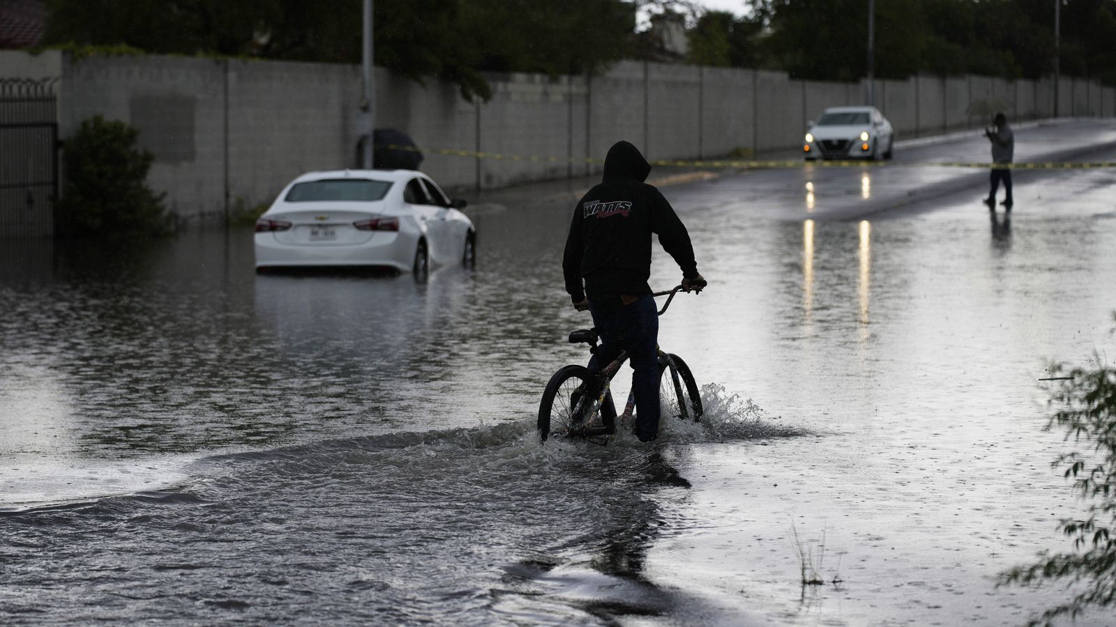 Monsoon rains cause flooding in Nevada, leave 70,000 people stranded at ...