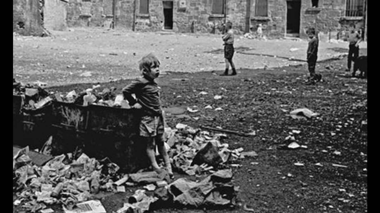 Nick Hedges’s photographs reveal what Britain’s slums were like in the ...