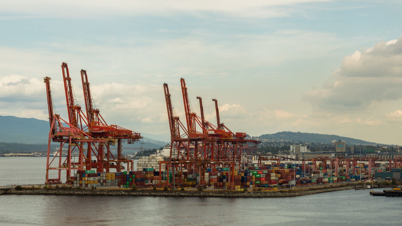 Longshore job actions spread to largest Canadian seaports in BC and ...
