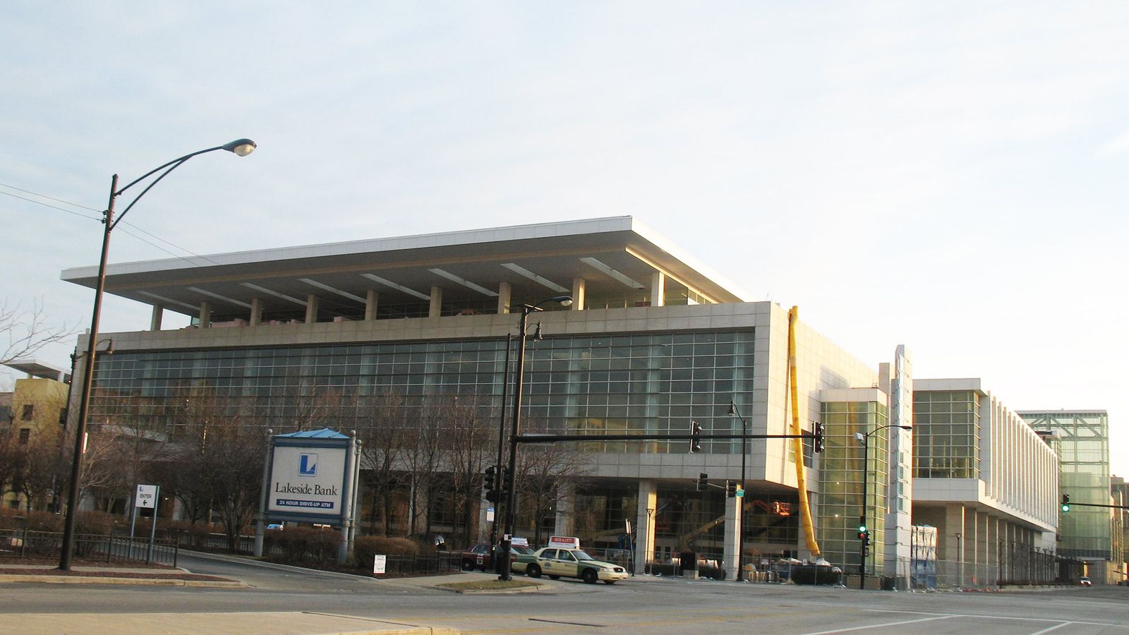 Chicago’s largest convention center to become 3,050-bed field hospital ...