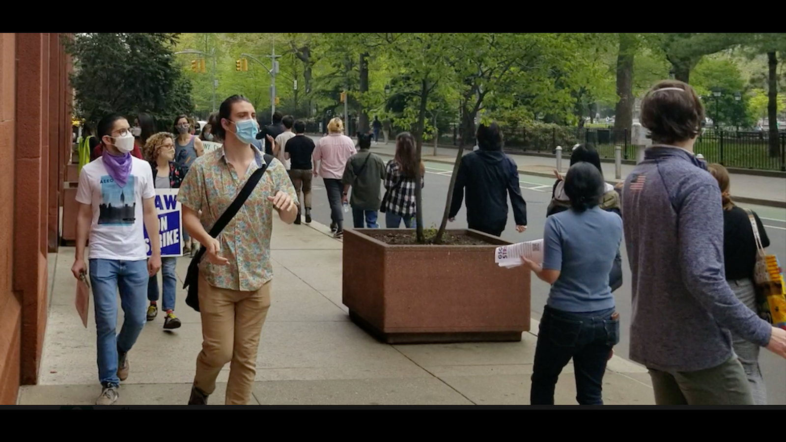 Bernie Sanders intervenes in NYU graduate student strike as UAW ...
