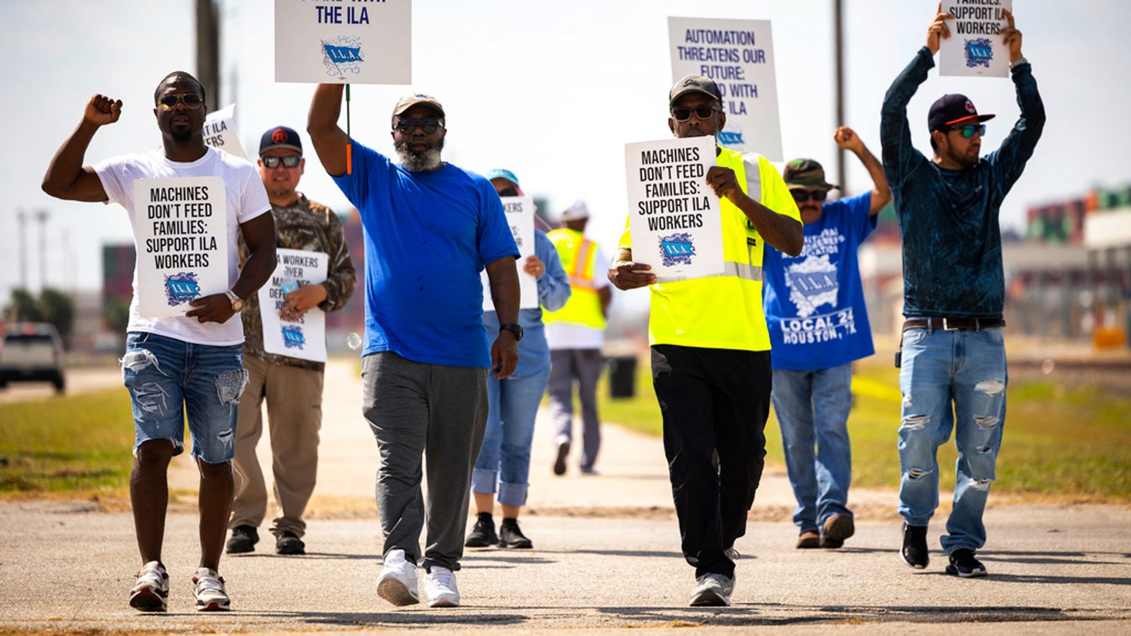 Betrayal on the docks: ILA sells out longshoremen’s strike - World ...